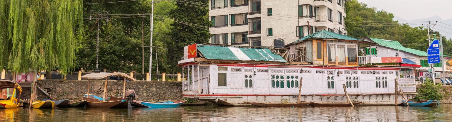 Flood Resilient Floating Community Housing in India